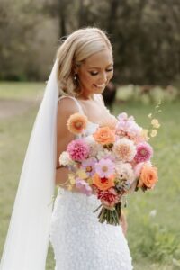 15 Beautiful Spring Wedding Bouquets For Spring Couples