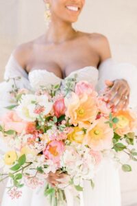 15 Beautiful Spring Wedding Bouquets For Spring Couples