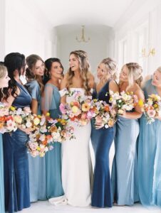 15 Beautiful Spring Wedding Bouquets For Spring Couples