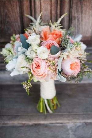 15 Beautiful Spring Wedding Bouquets For Spring Couples