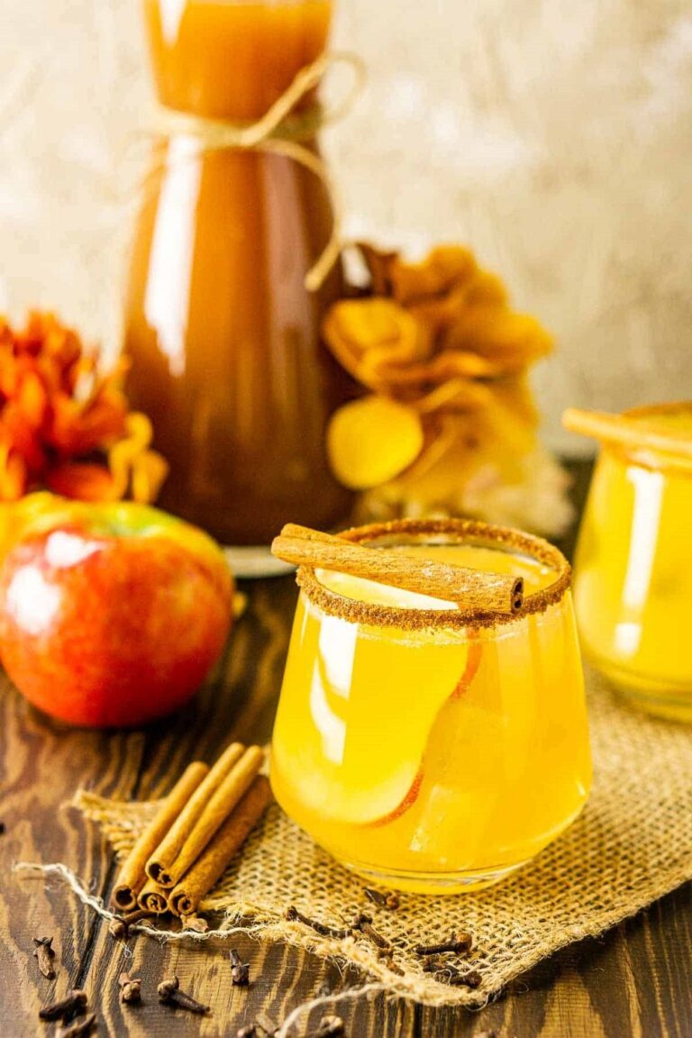 25 Simple Fall Wedding Signature Drinks For Fall Couples