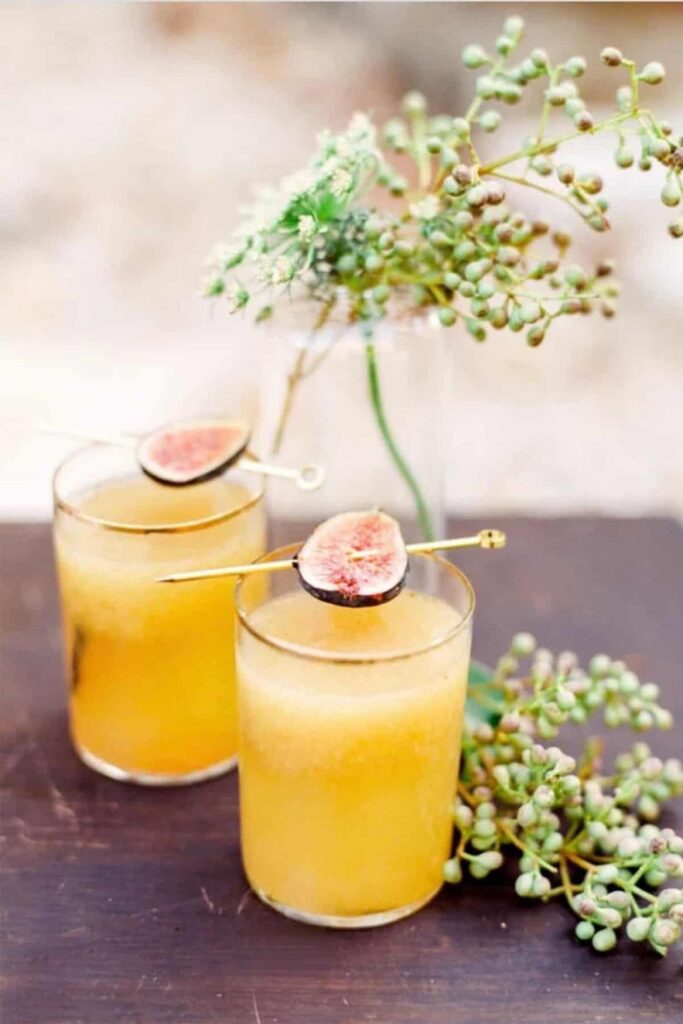25 Simple Fall Wedding Signature Drinks For Fall Couples