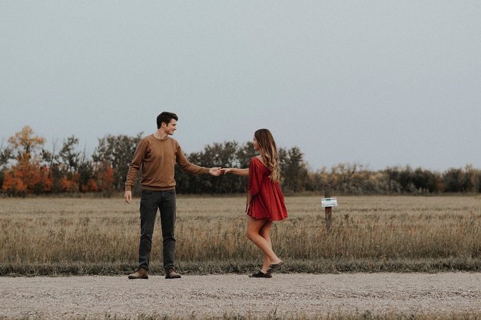 10 Cute Fall Proposal Ideas For Fall Lovers