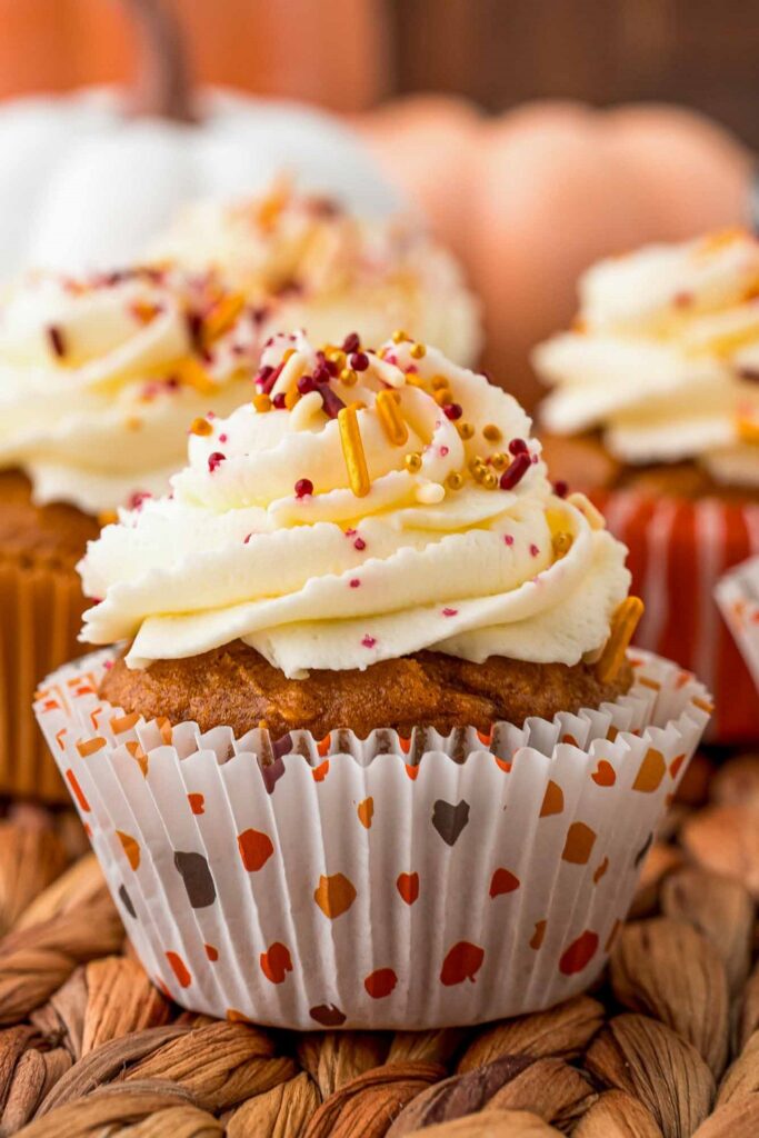 23 Elegant Fall Wedding Cupcakes Ideas For Fall Lovers