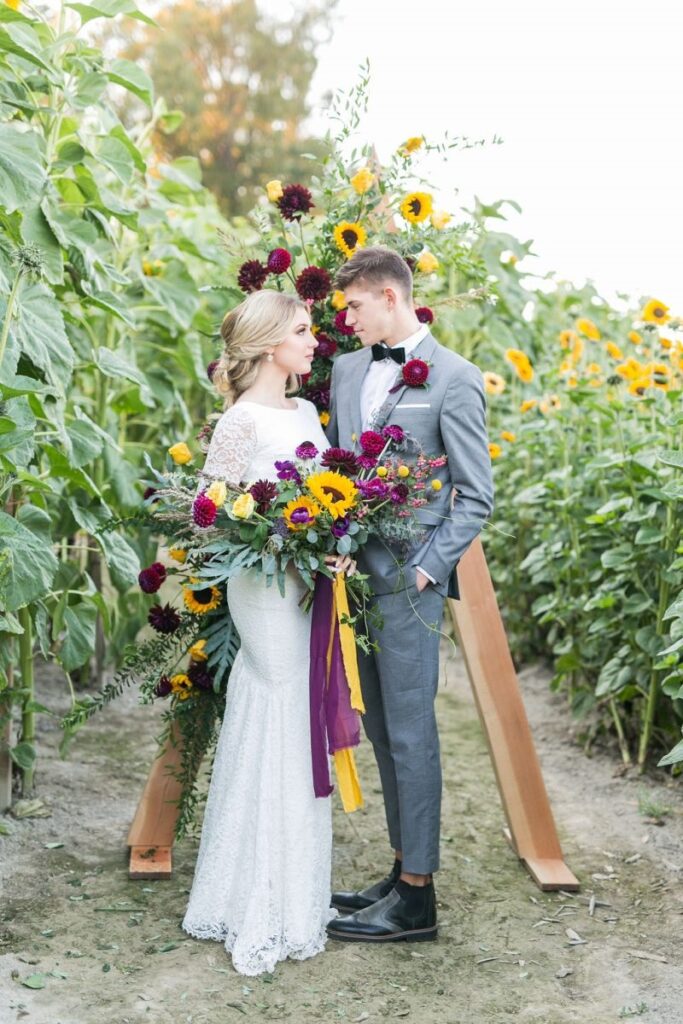 15 Gorgeous Fall Wedding Bouquets With Sunflowers
