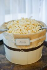 15 Cute Wedding Popcorn Bar Ideas + How To Set Them Up