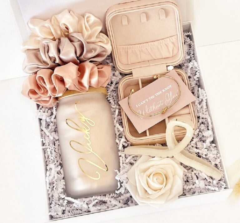 A Guide to Bridesmaid Proposal Boxes: 75 Unique Ideas