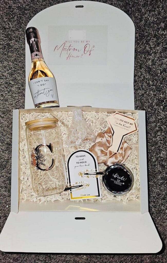 A Guide to Bridesmaid Proposal Boxes: 75 Unique Ideas